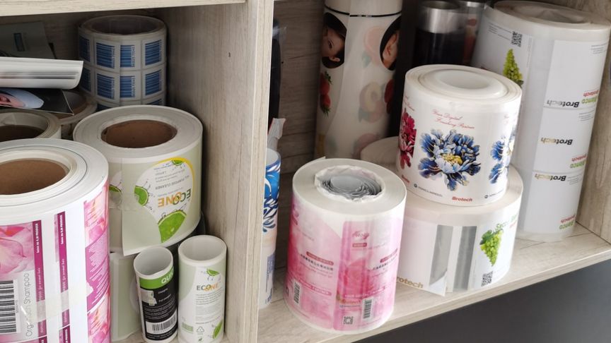 标签贴纸生产制作过程