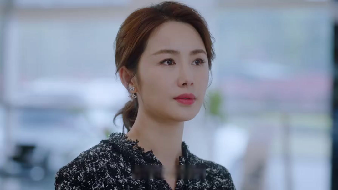 《甜蜜》田蜜去4S店找车经理拉广告 遇到前来买车的马蒂莎