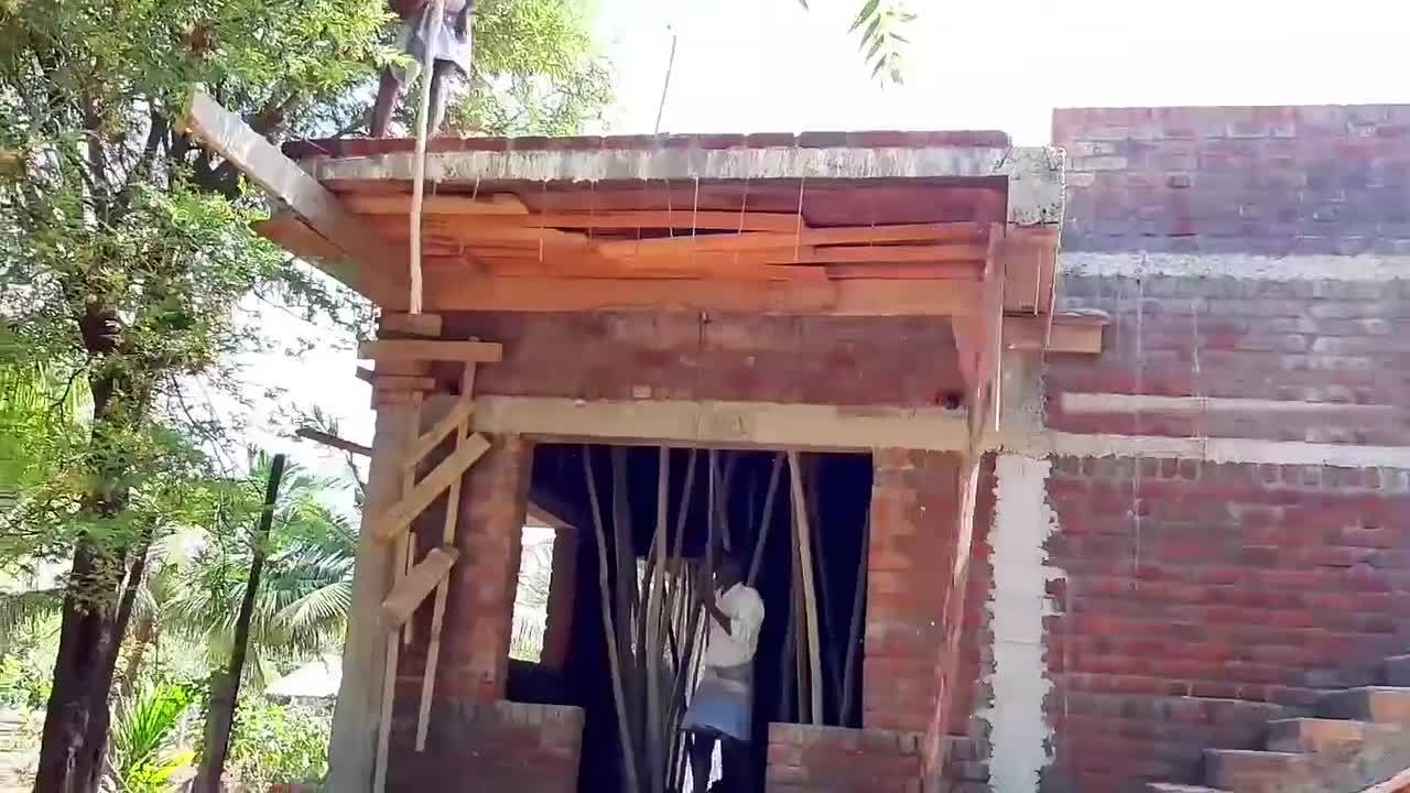 实拍印度人拆除屋顶模板全过程,网友:比我想象的还落后