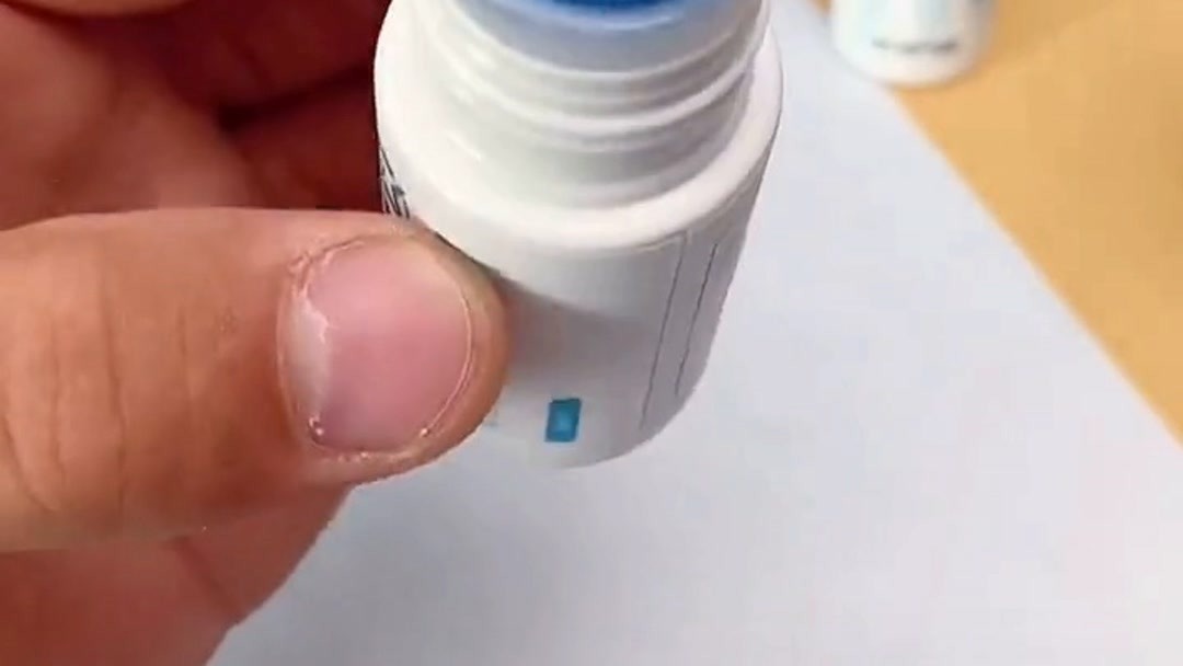 这个热敏纸涂改液可以让快递单上的字迹消失不见,这样就不怕个人...