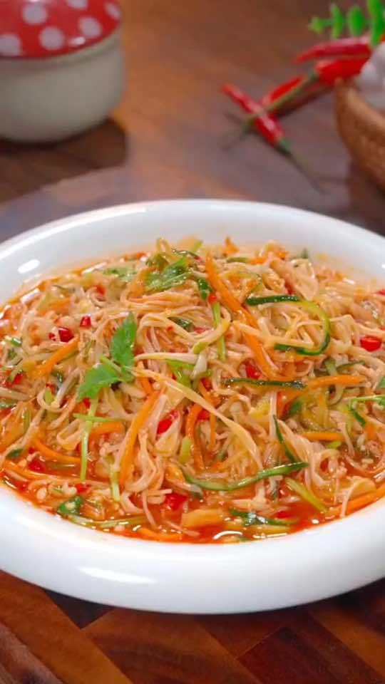 大鱼大肉吃腻了不想吃饭,那么一定要做一道这样凉拌金针菇,好吃到舔...