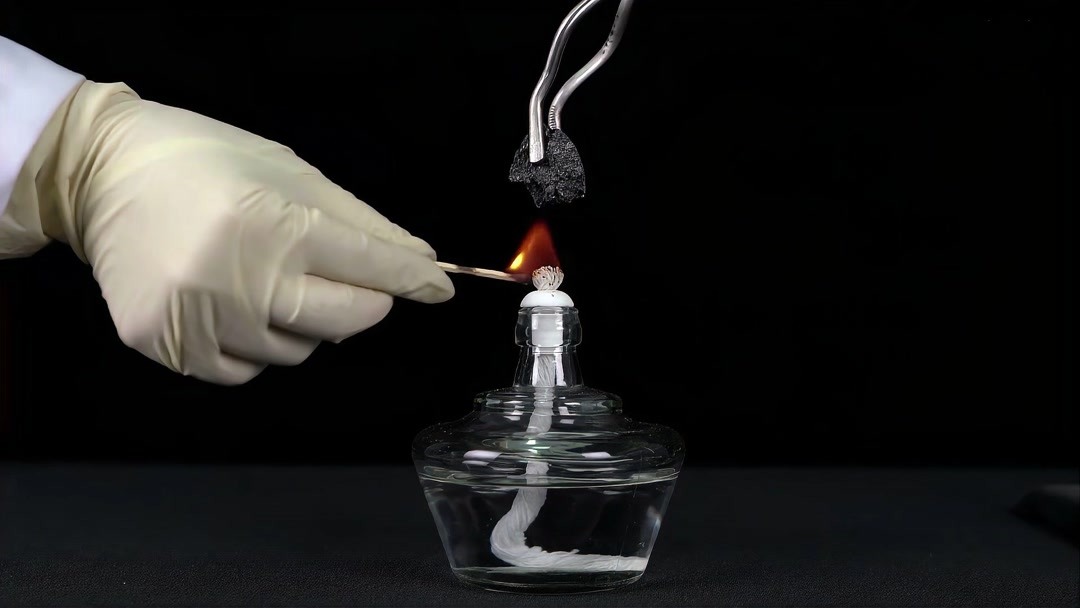 9化上实验视频 19.木炭分别在空气和氧气中燃烧