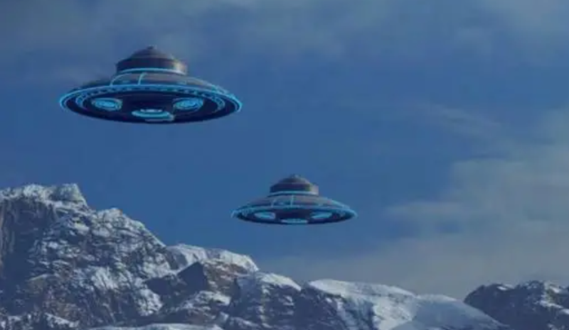 1946年,传闻美军在南极高空,看到了碟形飞行器