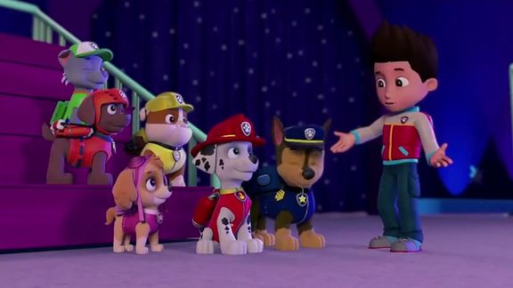 汪汪队:狗狗们与大象在舞台上表演精彩杂技 哇哦