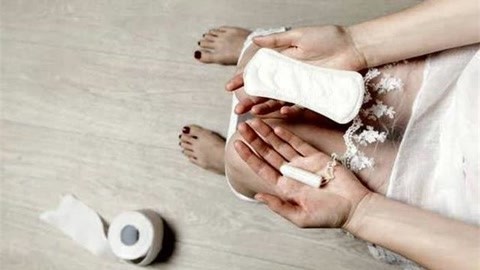 经期来临时,外国女性流行用卫生条,中国女性为何不用?