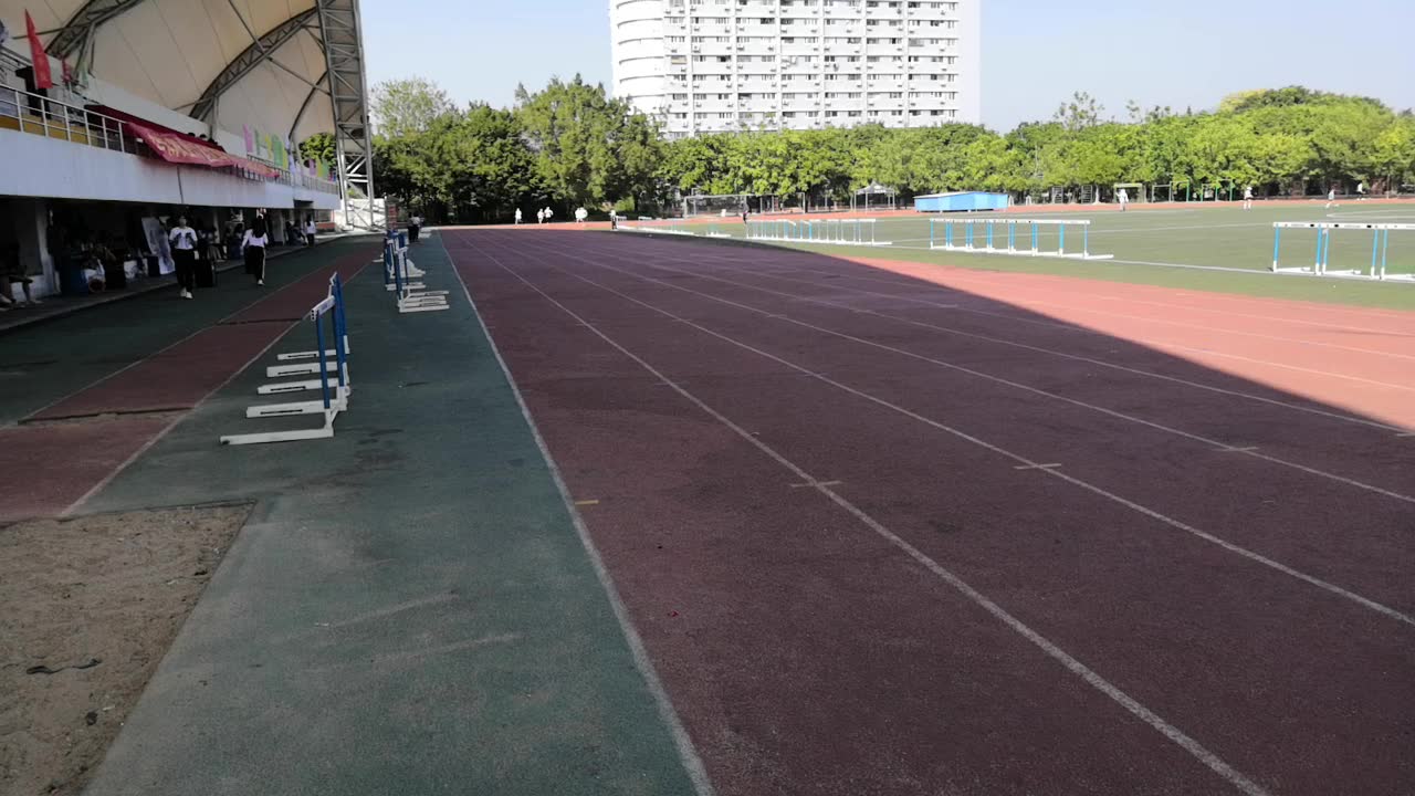 运动会200米决赛