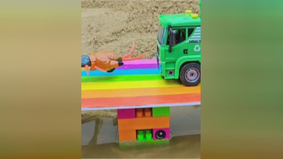 ...垃圾车#儿童动画#玩具车 #工程车玩具 #工程车动画片大全 #汽车玩具