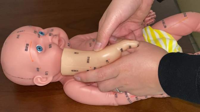 小儿推拿调理支气管炎手法视频教学