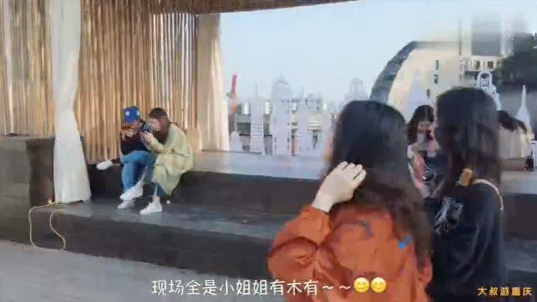 小伙儿带你看重庆最美天台,不愧是《从你的全世界路过》取景地
