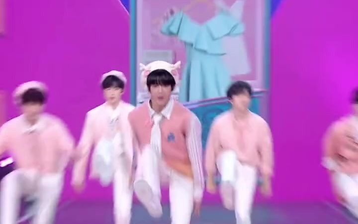 李俊濠秒唱tfboys和时代少年团的歌曲,不愧是公司“老大哥”～