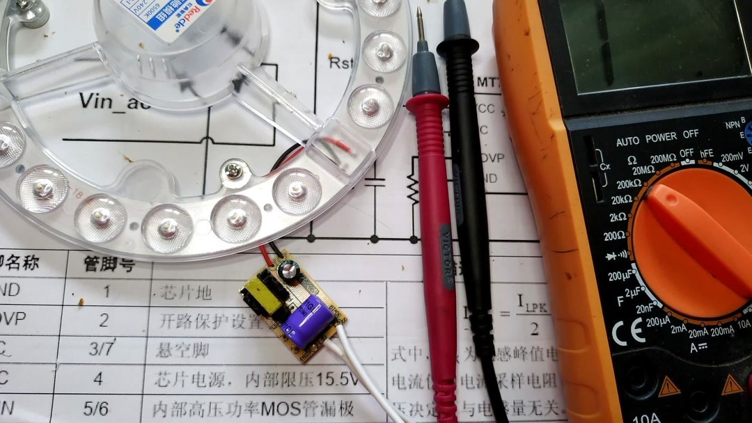 帮朋友维修家用吸顶LED灯,还没用一年就坏,这种灯你还会用吗