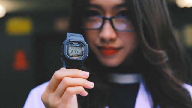 卡西欧手表质量有多过硬?美女各种测试,结果果然名不虚传