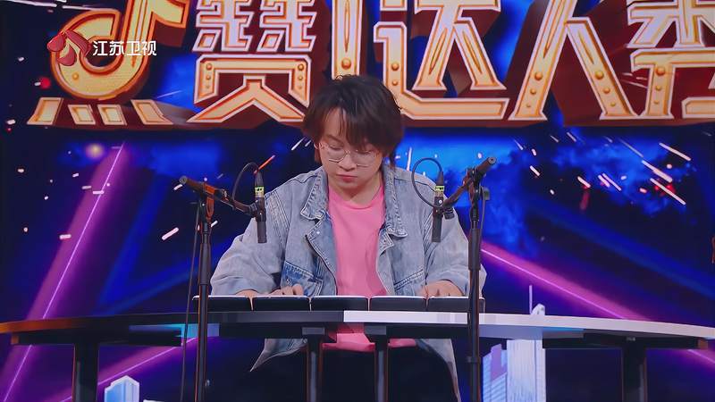 背包男孩技惊四座,5台计算器合奏引爆全场,太有才了|达人秀