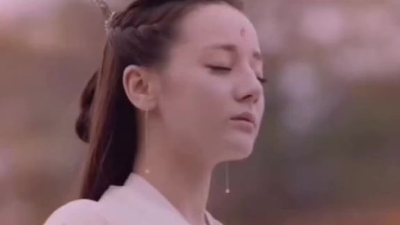 三生三世枕上书:帝君一眼望去,满满的深情