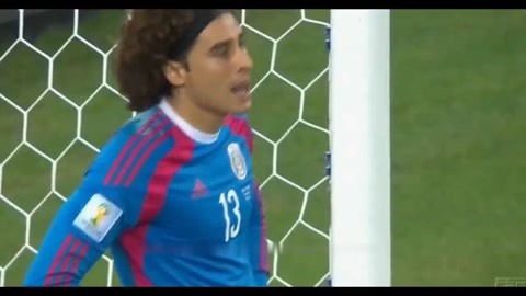 足球界10大守门员的神勇表现,其中梅西久攻不下