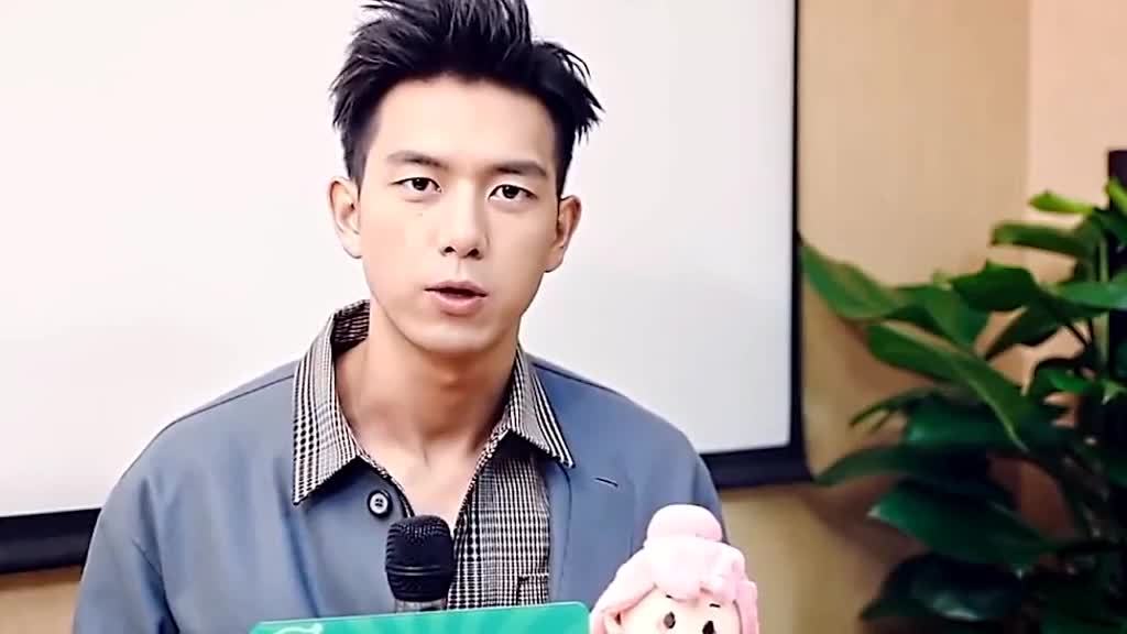 李现3次制止跟拍,微博斥责激怒狗仔,遭放出现场爆粗视频