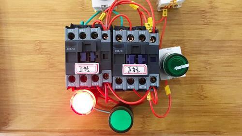 电工常识:选择开关预选电机正反控制电路,接线步骤一一讲解