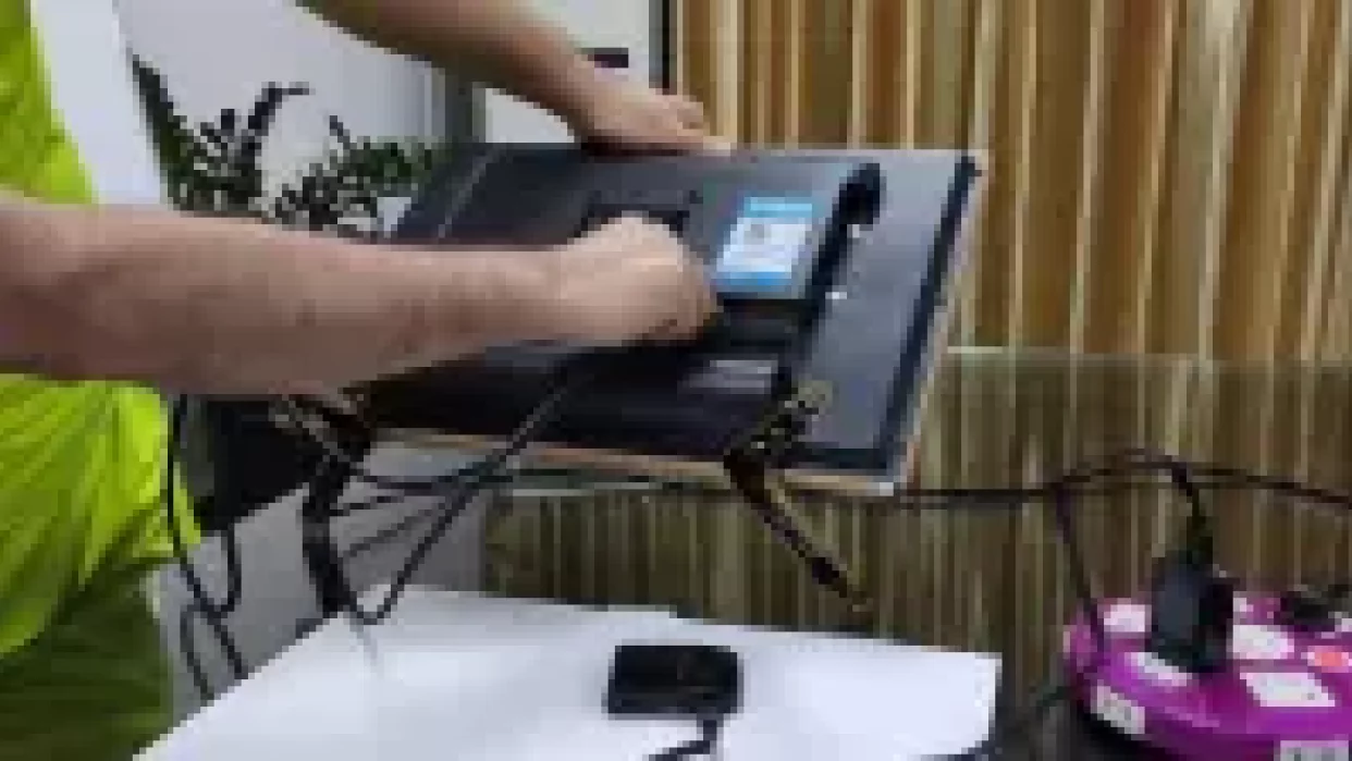 艾拍宝同屏转换器手机连接电视投影