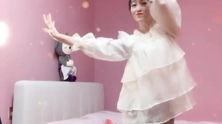 有位姑娘舞蹈。小红书上搬运来