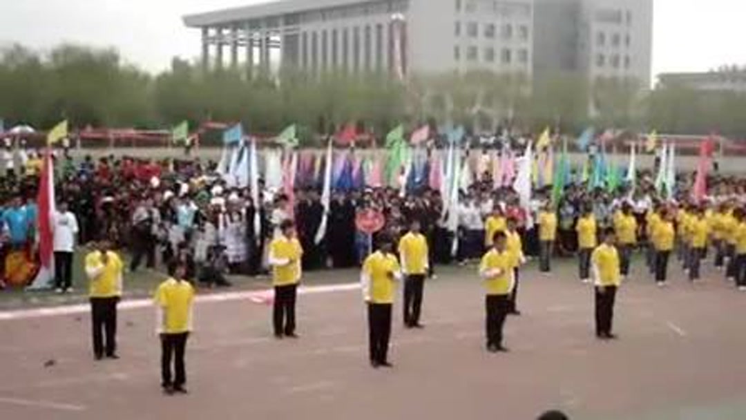 [拍客]北民大生科院2014年运动会开场舞 太搞笑了!