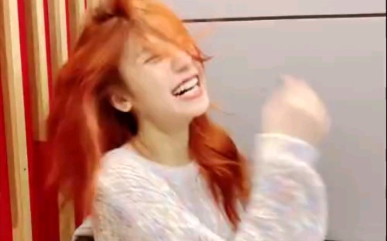 【ITZY黄礼志】有的人笑得笑得就摔倒了,我也是服了