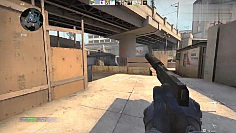 CSGO路人: 大菠萝最强的火力武器, 弹道最稳的武器一般人不敢用