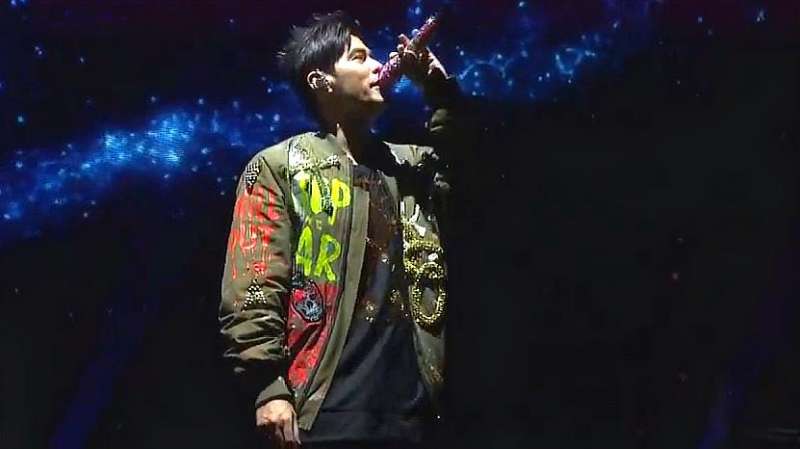 周杰伦“地表最强”演唱会,《七里香》完整版,原来我的青春还在