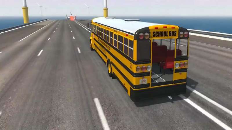 车祸模拟:校车开足马力飞跃冲向超强切割锯片,请尊重爱惜生命!