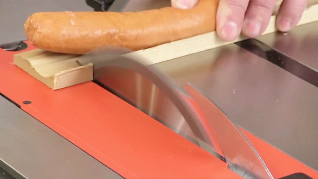 世界上最聪明的台锯,手碰到迅速停止,整个过程只需5毫秒