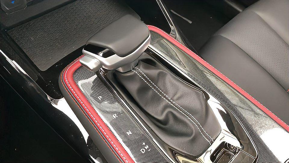 全新长安欧尚X5 旗舰型 档把设计