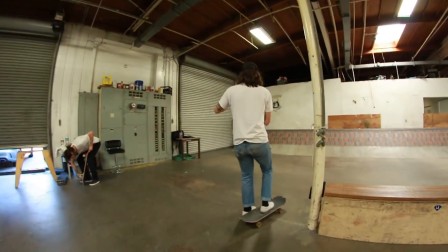 Lanparte_兰帕特一代手持稳定器滑板视频拍摄效果,极限运动爱好者的...