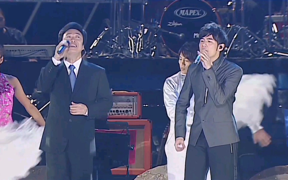 周杰伦 - 千里之外 (2007世界巡回演唱会)