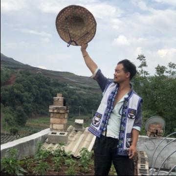 云南彝族马褂哥 