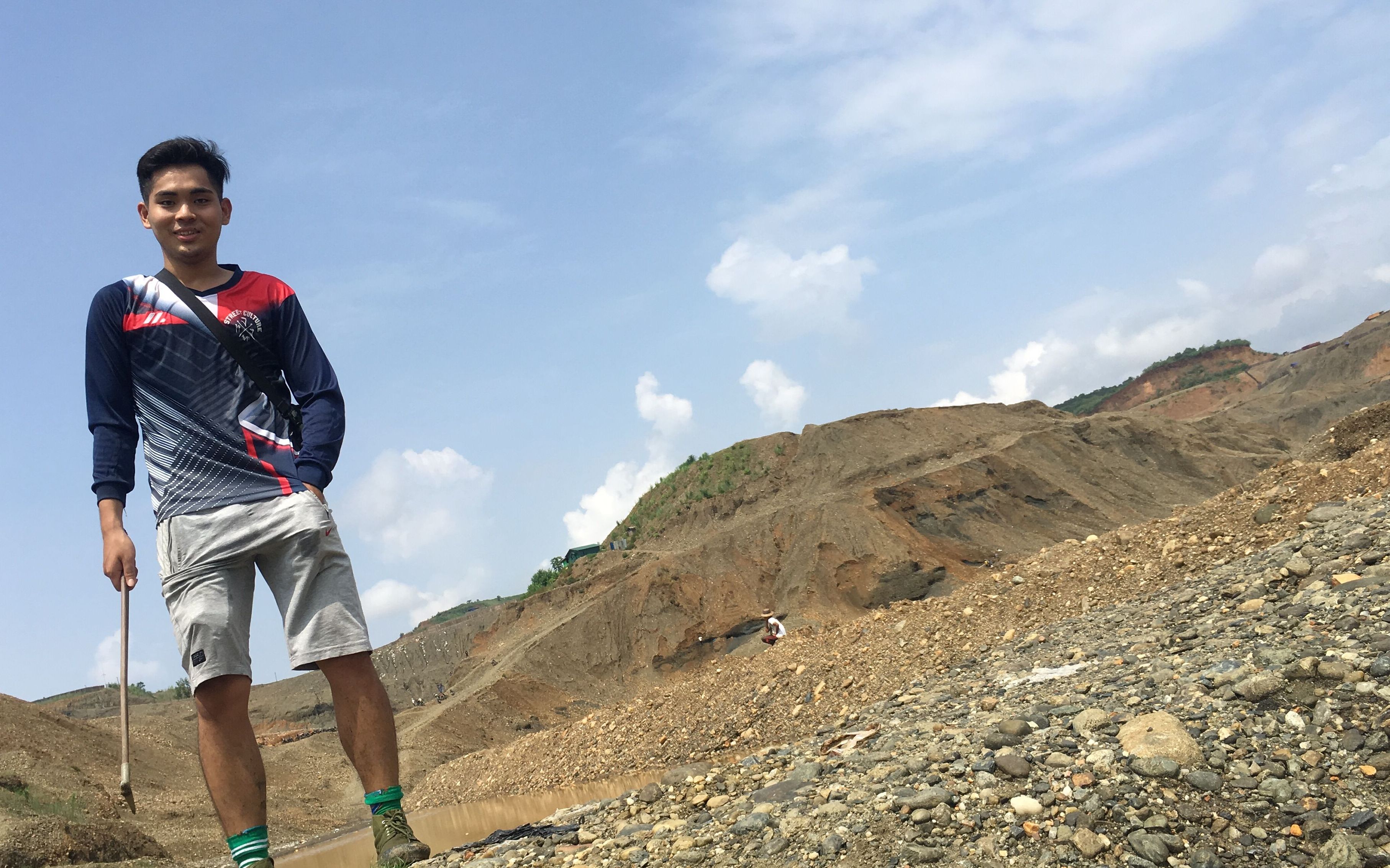 缅甸翡翠矿区实拍:走进翡翠矿区,领略百万翡翠的开采现场!