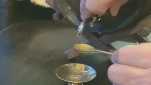 一勺子150元的老茶咖啡,漏下去一滴就是30块,老板这喝了能升仙吗?