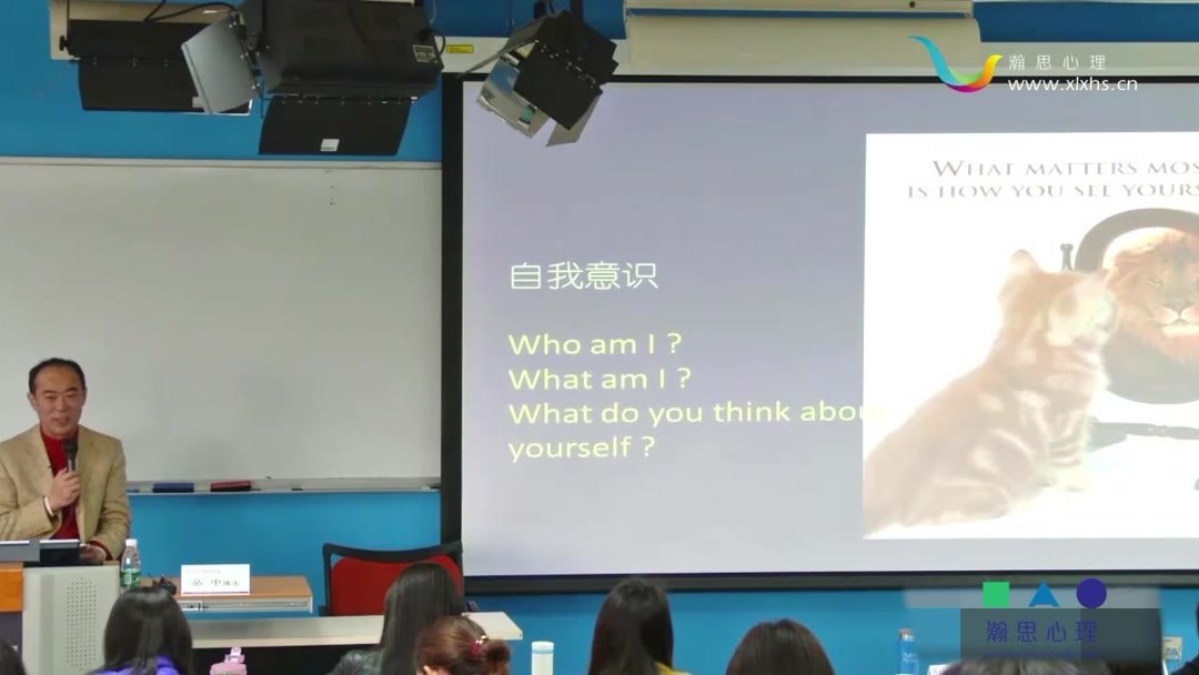 你以为自信的人,可能是最自卑的