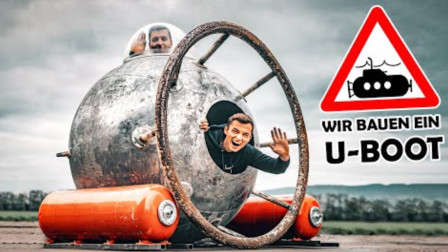 牛人将废旧物品做成潜水艇,以为只是模型,下水后没想到真的可以