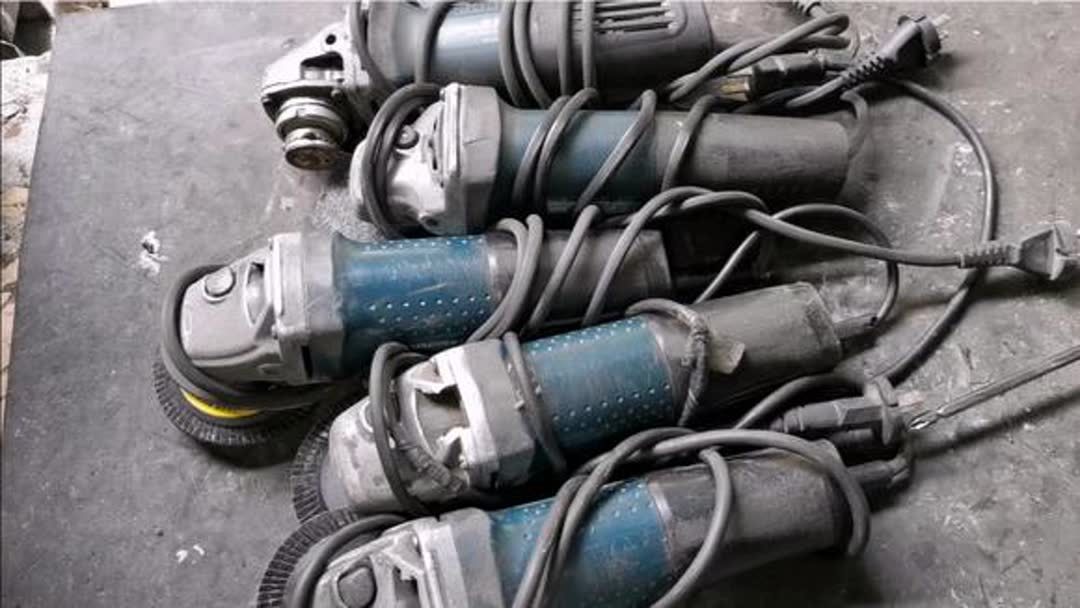 快速维修五台角磨机,其实有些小问题可以自己搞定的,大家看看吧