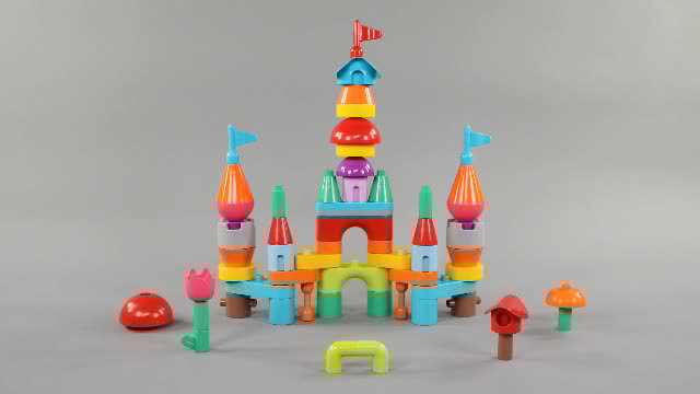 用积木拼搭一座城堡需要多少步?儿童玩具试玩