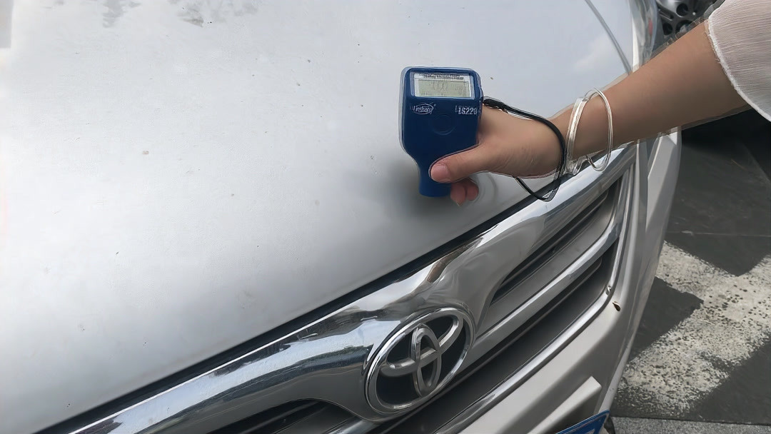 汽车漆面检测仪测试不同品牌汽车的漆面厚度