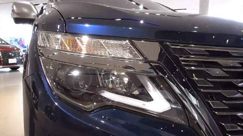 2021款日产ELGRAND全方位实拍,7座豪华MPV!
