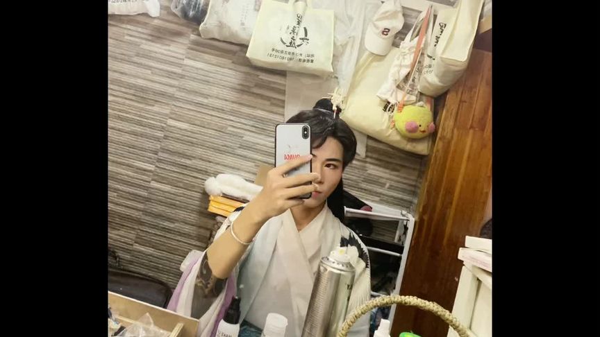 闹钟一天响四次代表我一天吃四次药#汉服#生病