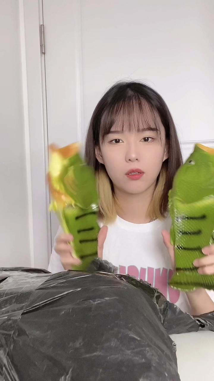 #盲盒 #迷惑行为大赏 #搞笑 给评论区点赞前三的每人送两双吧