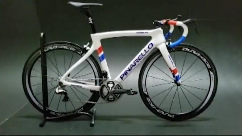 公路自行车模型制作享受观看