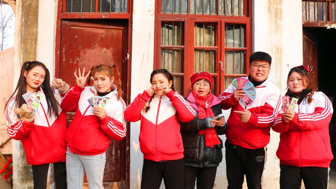 寻找叶罗丽赢绝版卡片,傻妞找到的五十张卡片却突然消失,咋回事