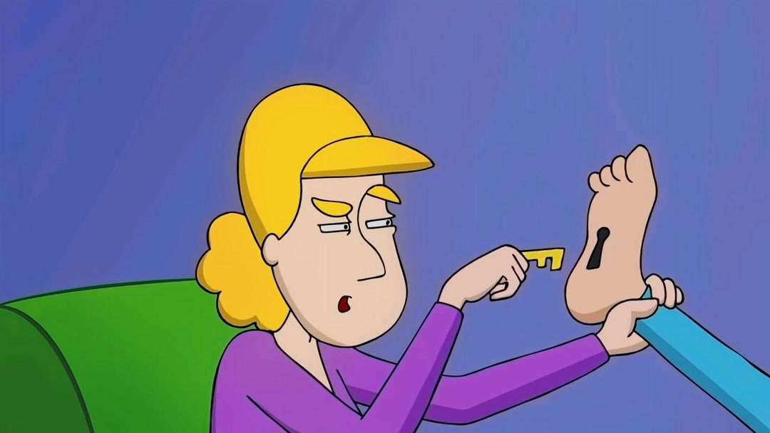 一部搞笑动画片,小伙脚上有钥匙孔,谁打开小伙就会爱上她