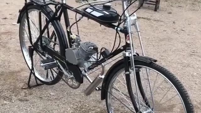 村长的永久牌自行车, 愣让儿子改成了电动车, 真是个设计天才