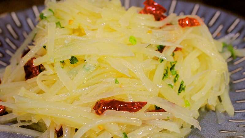 厨子做的土豆丝为啥好吃,制作方法在这里,鲜香辣爽,好吃又下饭