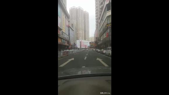 冠状肺炎疫情期,带你去看看东莞樟木头镇,最大的天和百货都关门