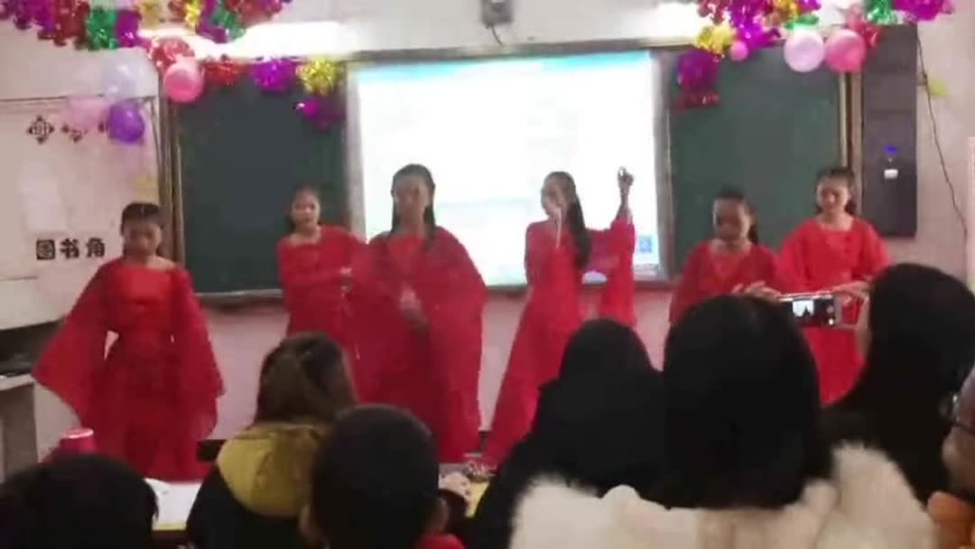 凉凉舞蹈视频 六年级学生元旦表演古典舞《凉凉》
